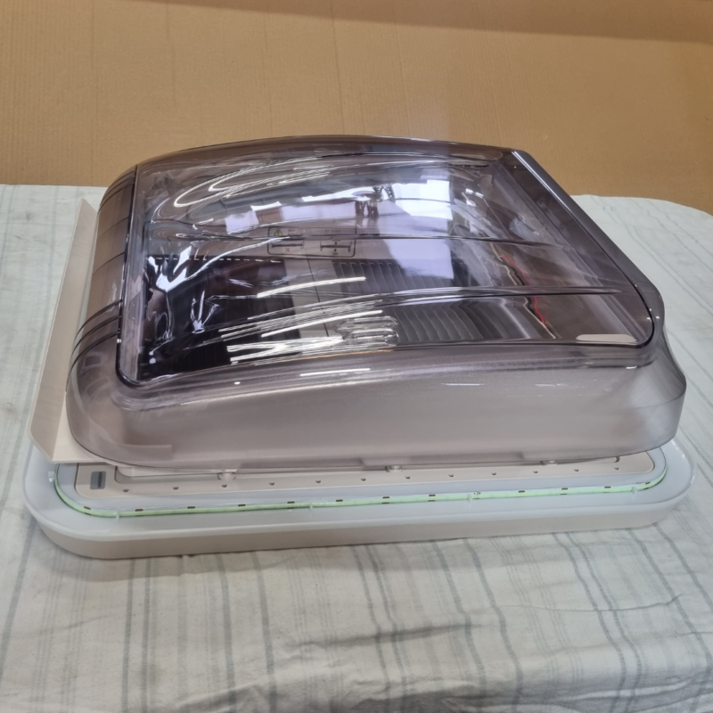 DRV Roof Vent/Skylight – 400 x 400 (crystal) | Discount RV Parts